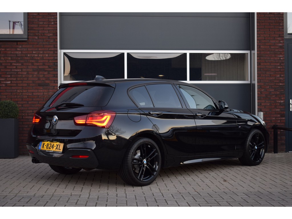 BMW 1 Serie 120i Edition M Sport High Executive Shadow-line - Hentra Auto's